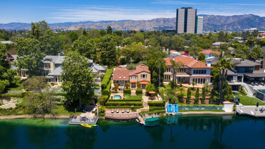 Diddy Sells Mansion in Toluca Lake for $6.5 Million - Houmify.com